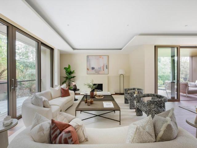 Caenwood Court, Hampstead Lane. 3 bed flat to rent £16,250 pcm £3,750 pw