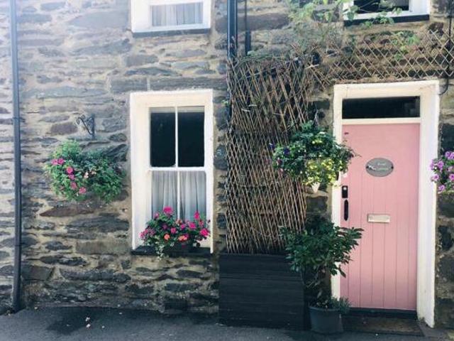 Caernarfon Road, Beddgelert, 2 Bedroom House