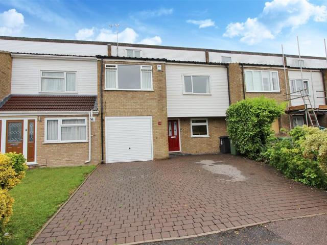 Caernarvon Close, Hemel Hempstead. 4 bed terraced house to rent £2,300 pcm £531 pw