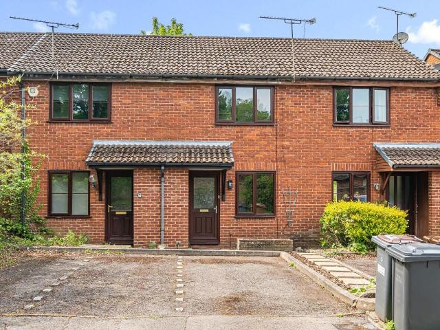 Caernarvon Gardens, Chandler's Ford SO53, 2 bed property to rent, £1,250 pcm | PrimeLocation
