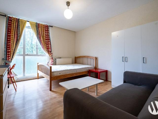 Caernarvon House, Hallfield Estate, Bayswater W2, 3 bed flat to rent, £2,950 pcm | PrimeLocation