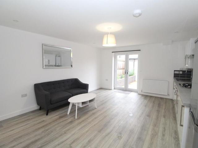 Caerphilly Road, Birchgrove, Cardiff CF14, 1 bed flat to rent, £1,200 pcm | PrimeLocation