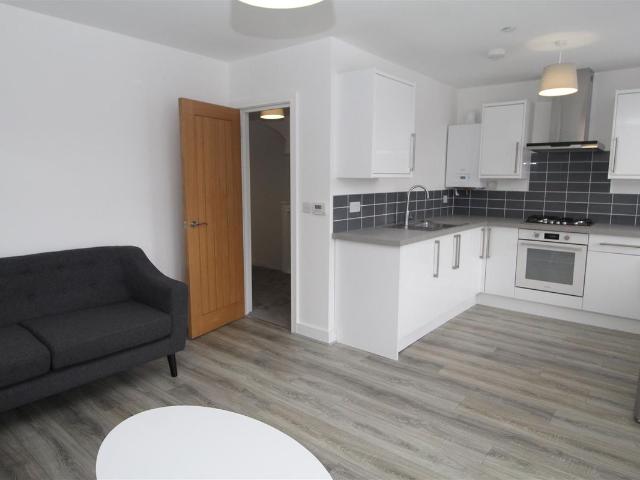 Caerphilly Road, Birchgrove, Cardiff CF14, 2 bed flat to rent, £1,400 pcm | PrimeLocation