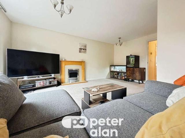 Caerphilly Road, Llanishen, CF14