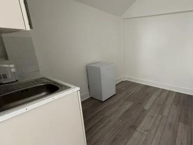 Cafe Royale, 17 Tudor Drive, London, SM4 4PD, United Kingdom | 1 bed apartment for rent #167387278 | Rentberry