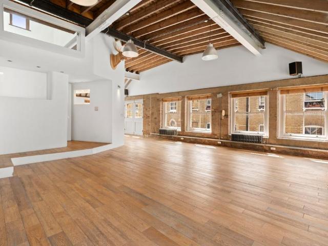 Cahill Street, London 1 bed flat to rent £4,000 pcm £923 pw
