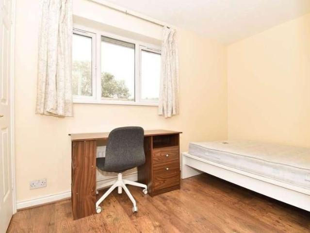 Cahir Street, Canary Wharf, London, E14