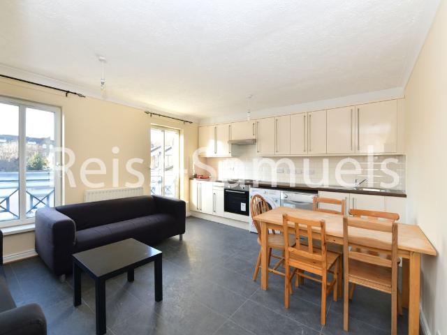 Cahir Street, Isle Of Dogs, London E14, 5 bed town house to rent, £4,767 pcm | PrimeLocation