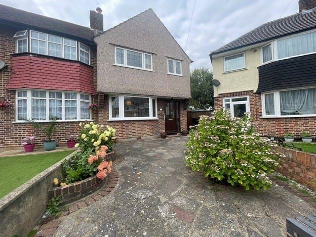 Caithness Gardens, Sidcup DA15, 3 bed terraced house to rent, £2,250 pcm | PrimeLocation