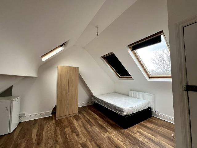 Caithness Road CR4, Room to rent, £700 pcm | PrimeLocation