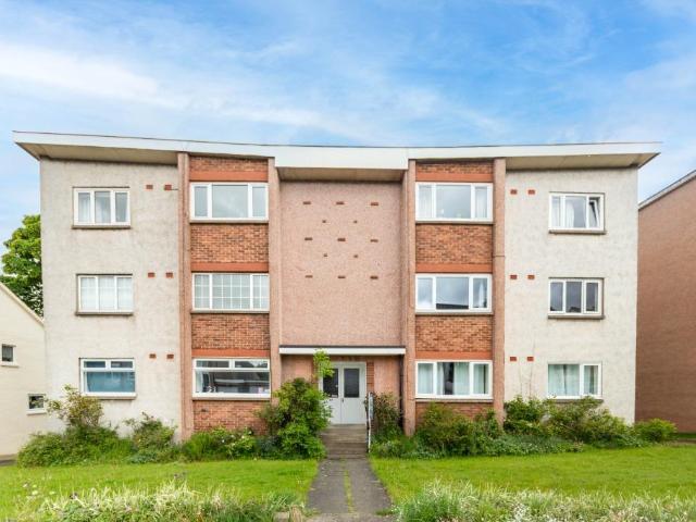 Caiystane Gardens, Fairmilehead. 2 bed flat to rent £1,175 pcm £271 pw