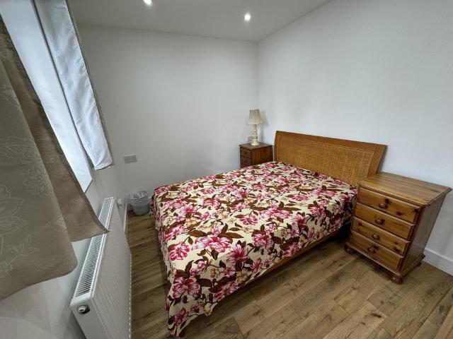 Cains Lane, FELTHAM, Greater London. Studio to rent £1,600 pcm £369 pw