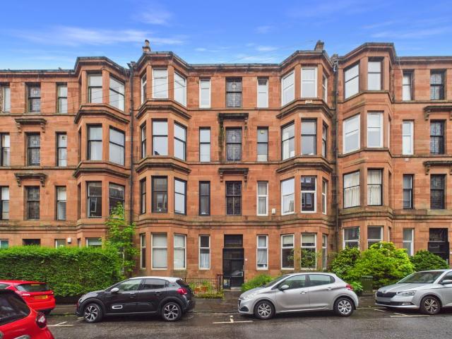 Caird Drive, Glasgow G11, 2 bed flat to rent, £1,300 pcm | PrimeLocation