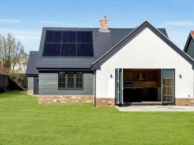 Caird Field, Henley, 3 Bedroom Detached