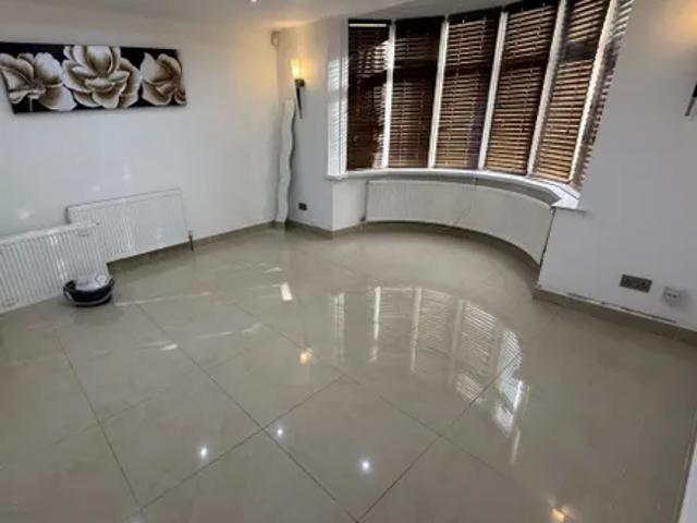 Cairnfield Avenue, Dudden Hill, London, NW2 7PE, United Kingdom | 7 bed apartment for rent #166563184 | Rentberry
