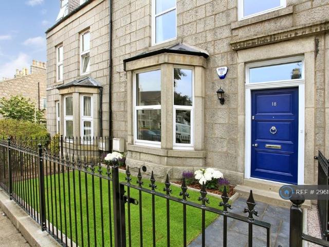 Cairnfield Place, Aberdeen, AB15 4 bed terraced house to rent £2,300 pcm £531 pw