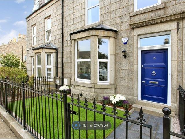 Cairnfield Place, Aberdeen AB15, 4 bed terraced house to rent, £2,300 pcm | PrimeLocation