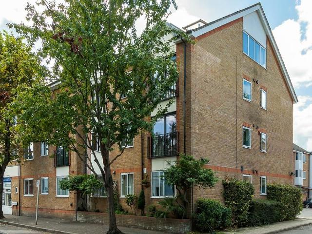 Cairngorm Close, Teddington TW11, 2 bed flat to rent, £1,795 pcm | PrimeLocation