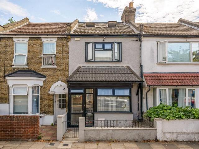Caistor Park Road, London, E15 5 bed terraced house to rent £3,750 pcm £865 pw