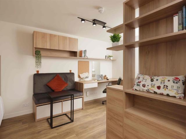 Calton Road, Edinburgh EH8, Studio to rent, £1,668 pcm | PrimeLocation