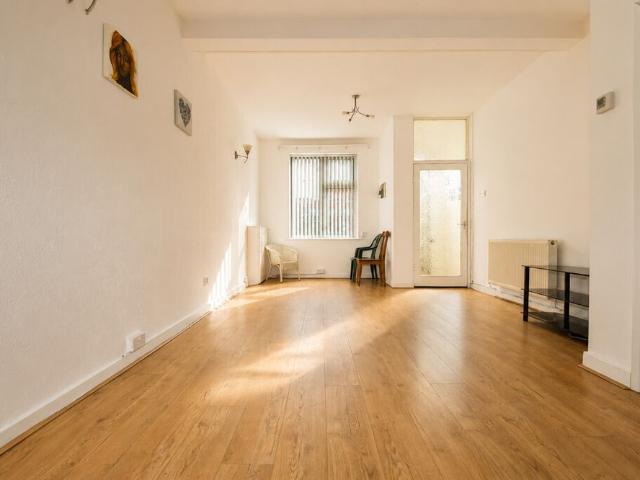 Caludon Road, Coventry, CV2 4LR