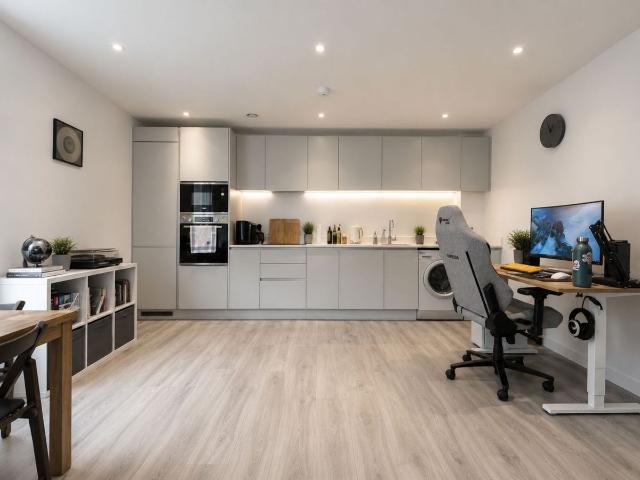 Calum Court, Central Purley, Purley CR8, 1 bed flat to rent, £1,500 pcm | PrimeLocation