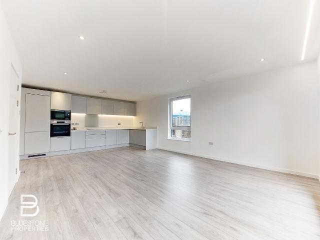 Calum Court, Purley CR8, 3 bed flat to rent, £2,200 pcm | PrimeLocation
