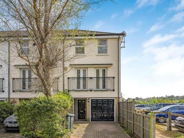 Calvert Drive, Bexley Park, 3 Bedroom End