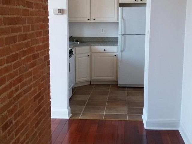 Calvert Property 1 Bedroom Apartment for Rent at 1039 N Calvert St, Baltimore, MD 21202 Mid Town Belvedere