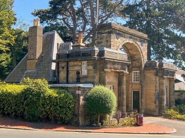 Calverley Park, Tunbridge Wells TN1, 2 bed detached house to rent, £1,400 pcm | PrimeLocation