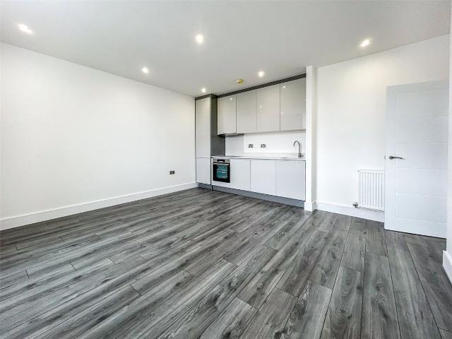 Calverley Road, Tunbridge Wells, Kent TN1, 1 bed flat to rent, £1,200 pcm | PrimeLocation