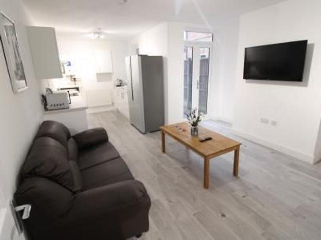 Calais Road, Burton upon Trent, DE13