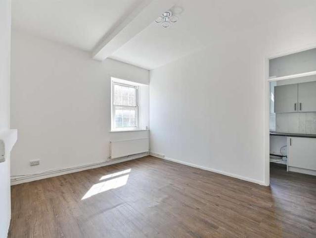 Calcot Place, Low Lane, Calcot, Reading, RG31