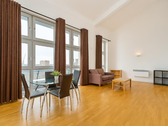 Calderwood Street, London, SE18 3 bed penthouse to rent £2,700 pcm £623 pw
