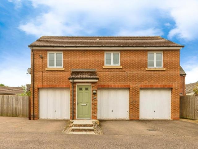 Calder Gardens, Nottingham, NG13 2 bed house to rent £1,195 pcm £276 pw