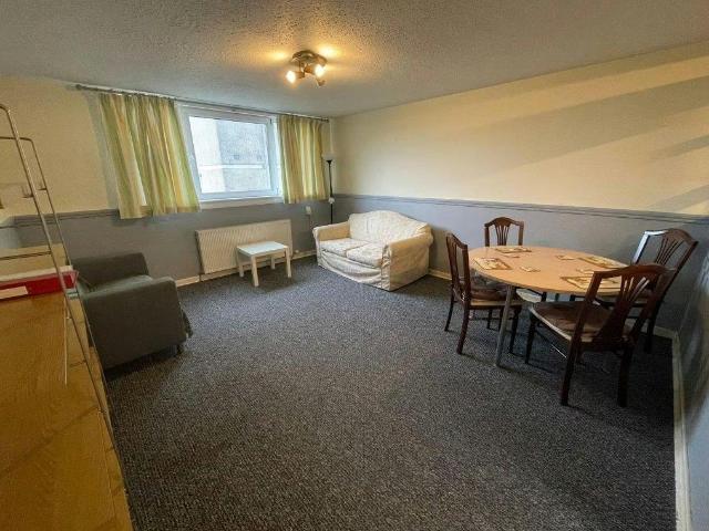 Calder View, Edinburgh, Midlothian, EH11 3 bed flat to rent £1,850 pcm £427 pw