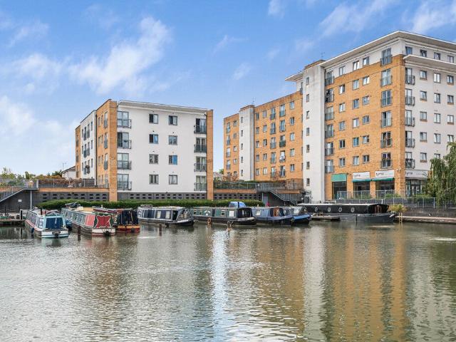 Caldon House, Waxlow Way, Northolt UB5, 2 bed flat to rent, £1,750 pcm | PrimeLocation