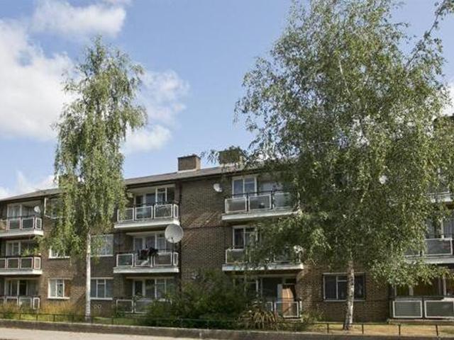 Caldwell Street, Oval, 2 Bedroom Flat
