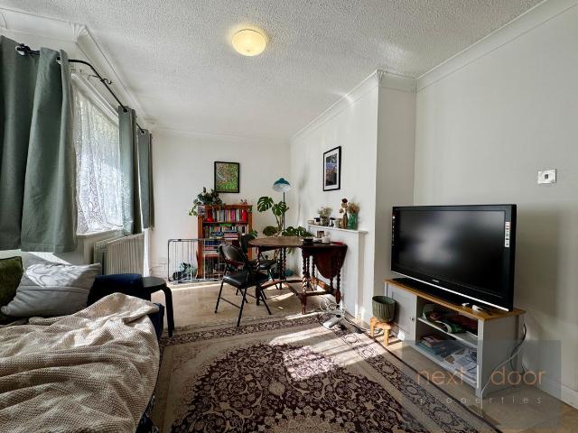 Caldwell Street, Oval, London SW9, 2 bed flat to rent, £2,200 pcm | PrimeLocation