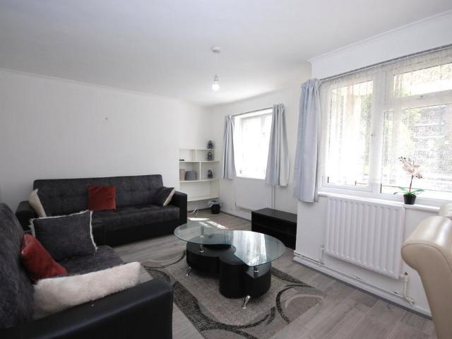 Caldwell Street, Oval SW9 2 bed maisonette to rent £2,200 pcm £508 pw