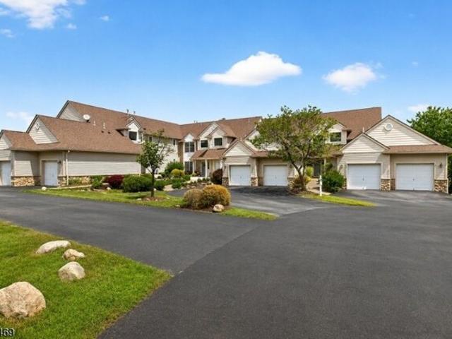 Caleb Ct, Hardyston, Condo For Sale