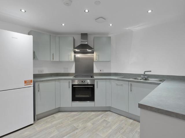 Caledonia Drive, South Queensferry. 2 bed flat to rent £1,190 pcm £275 pw