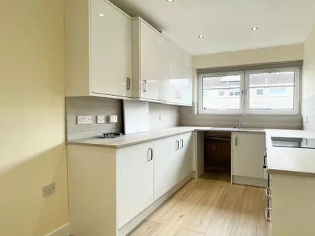 Caledonia Road, Glasgow, G69 7BY, United Kingdom | 2 bed townhouse for rent #166302321 | Rentberry