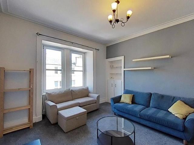 Caledonian Place, Edinburgh. 2 bed flat to rent £1,425 pcm £329 pw