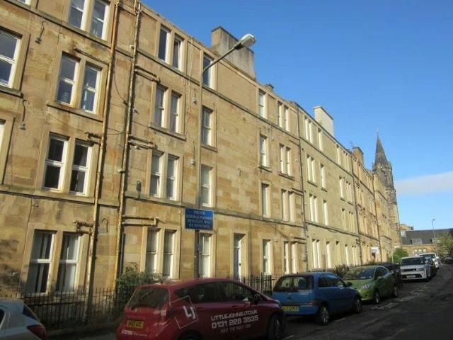 Caledonian Place, Edinburgh. 3 bed property to rent £2,250 pcm £519 pw