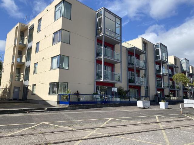 Caledonian Road, Bristol BS1 2 bed apartment to rent £1,750 pcm £404 pw