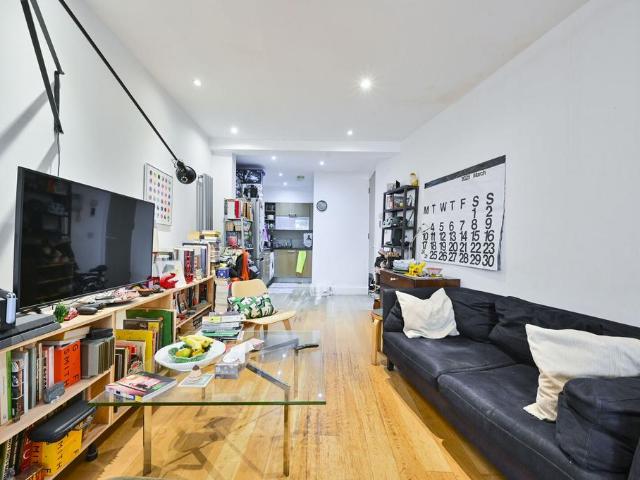 Caledonian Road, King's Cross. 1 bed flat to rent £2,400 pcm £554 pw