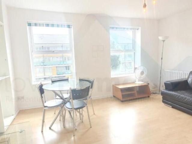 Caledonian Road, Kings Cross N1, 2 bed flat to rent, £2,100 pcm | PrimeLocation