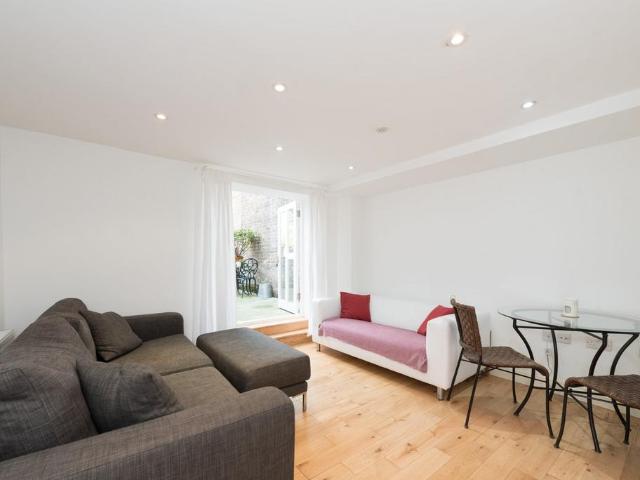 Caledonian Road, London, N1 Studio to rent £1,900 pcm £438 pw