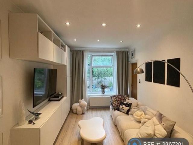Caledonian Road, London, N1 1 bed flat to rent £2,150 pcm £496 pw